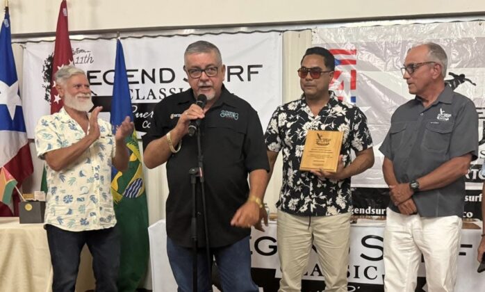 Surfistas reconocen a Arecibo por su apoyo al deporte | Semanario Visión