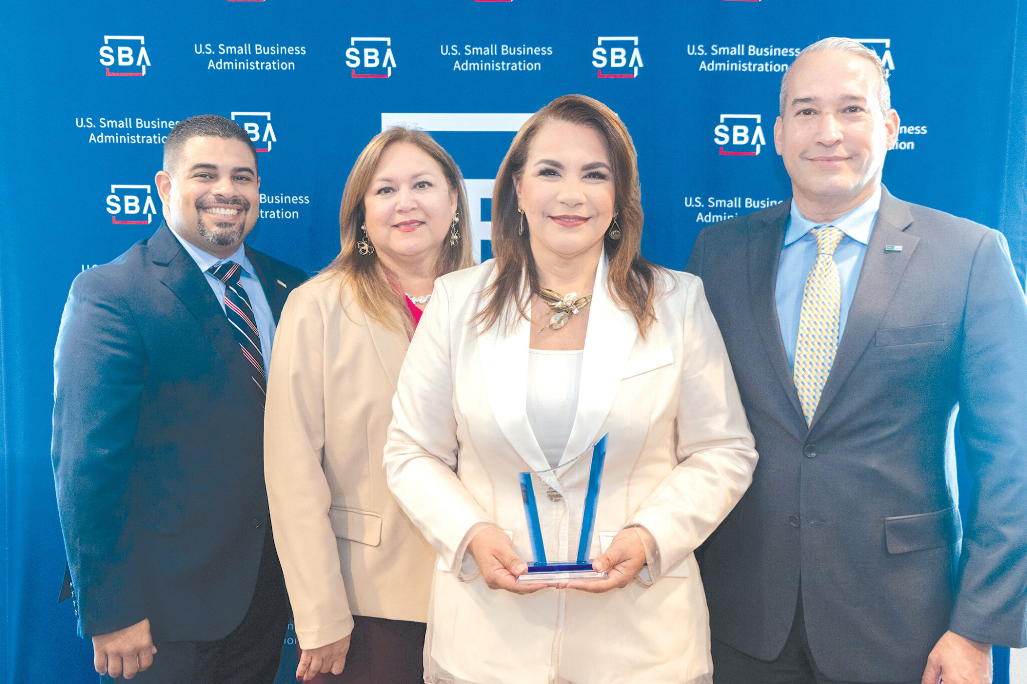 FirstBank recibe el premio Bronze Lender del año por la SBA Puerto Rico ...