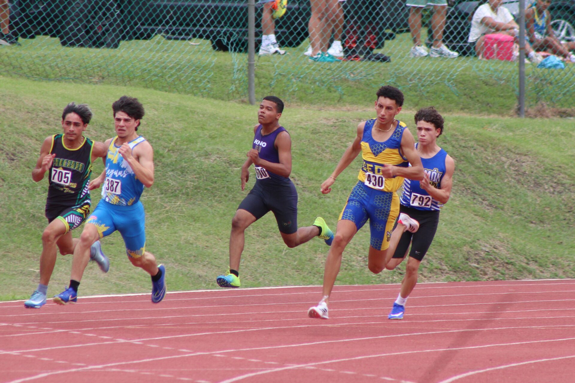 Jóvenes velocistas de ECEDAO se destacan en el Campeonato | Semanario ...